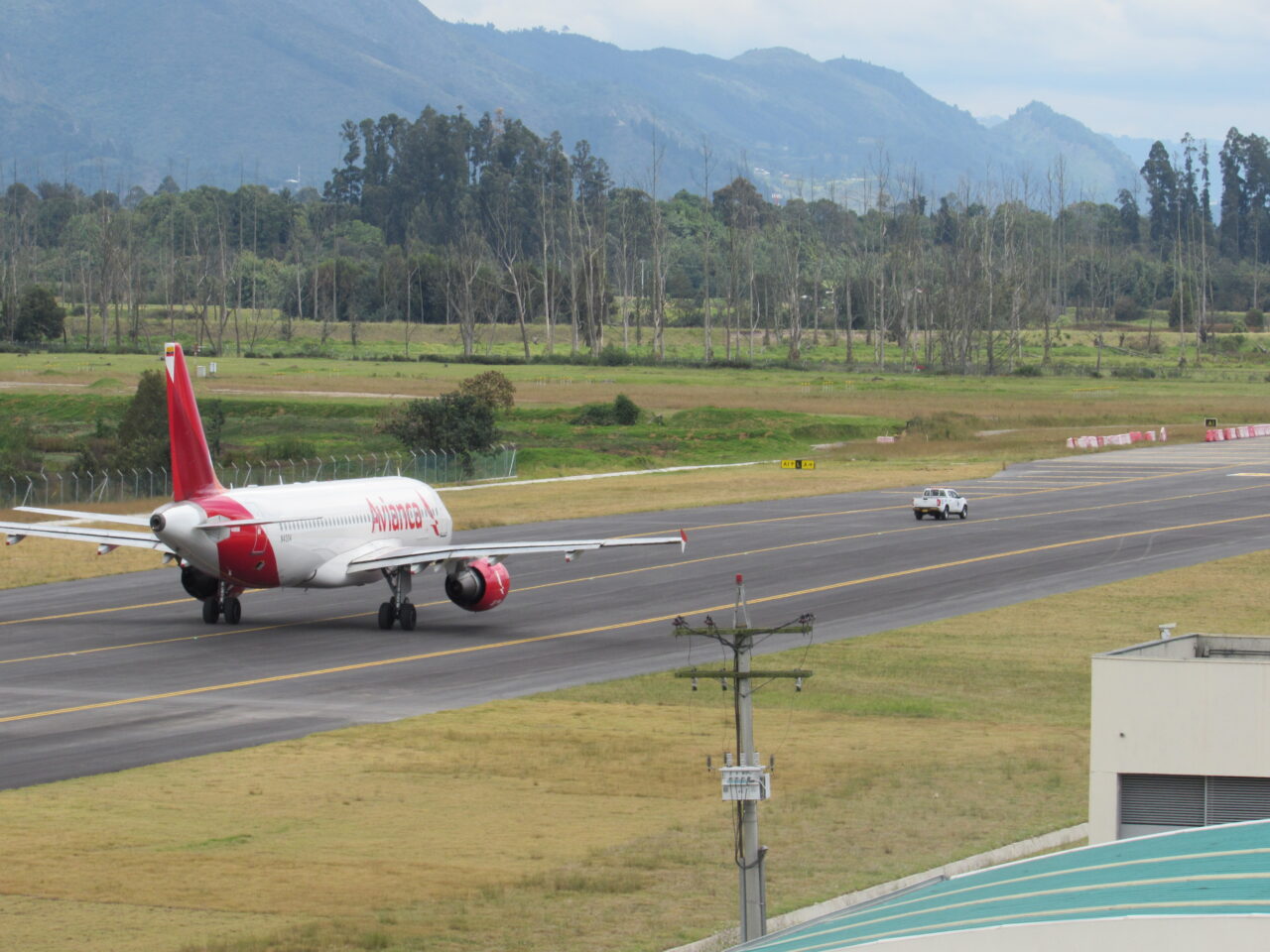 Construcción de la Calle de Rodaje Lima -Aeropuerto El Dorado Bogotá ...